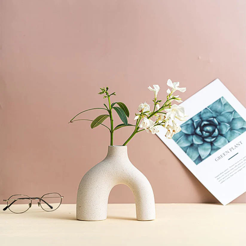 Ceramic LEG vase's (set of 2) – Modahome.ae